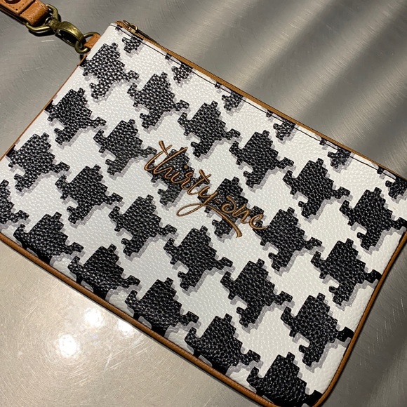 thirty-one | Bags | Thirtyone Classic Houndstooth Pebble Rubie Mini ...